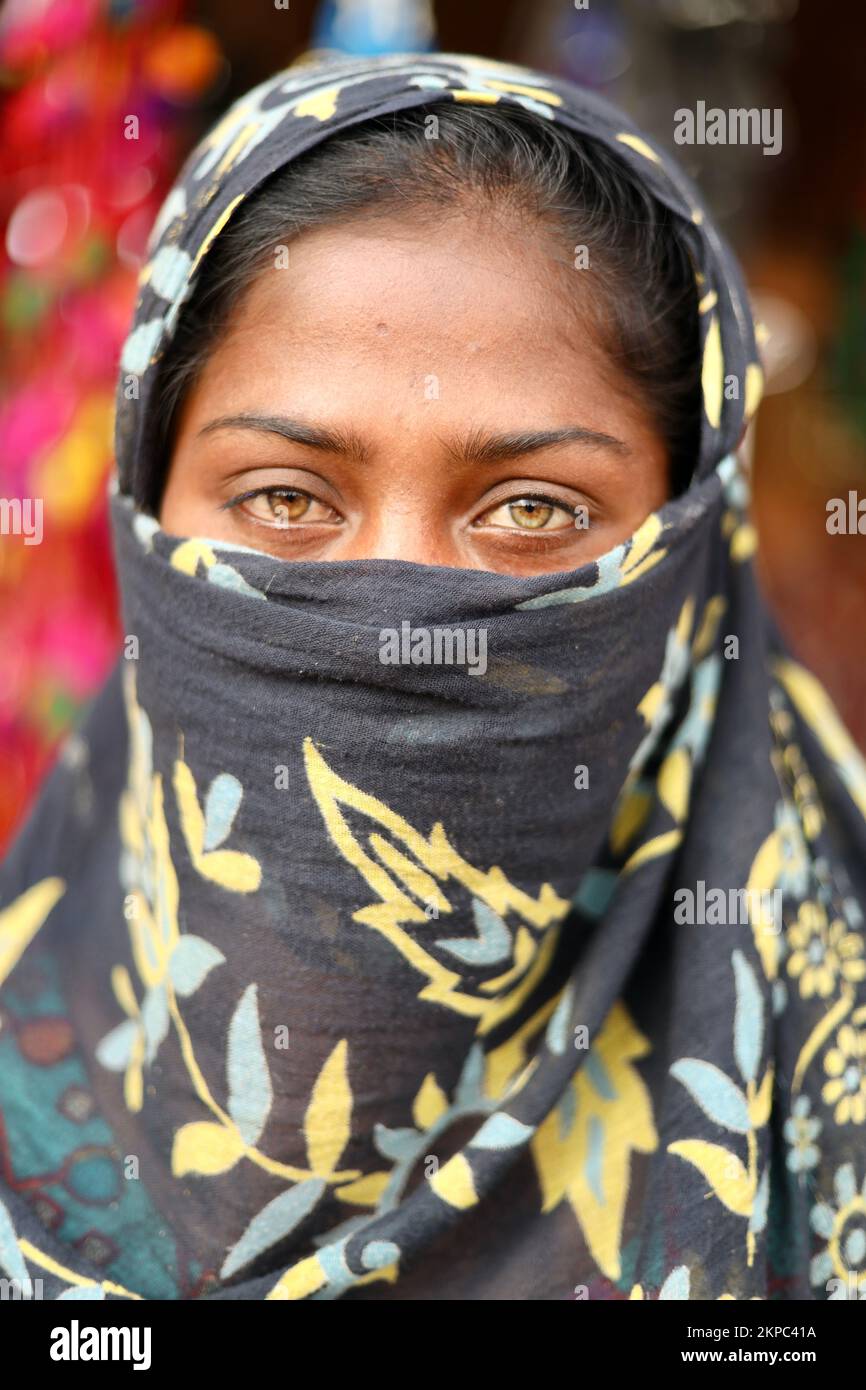 An Indian kalbelia tribal young girl.This snake charming tribe used to ...