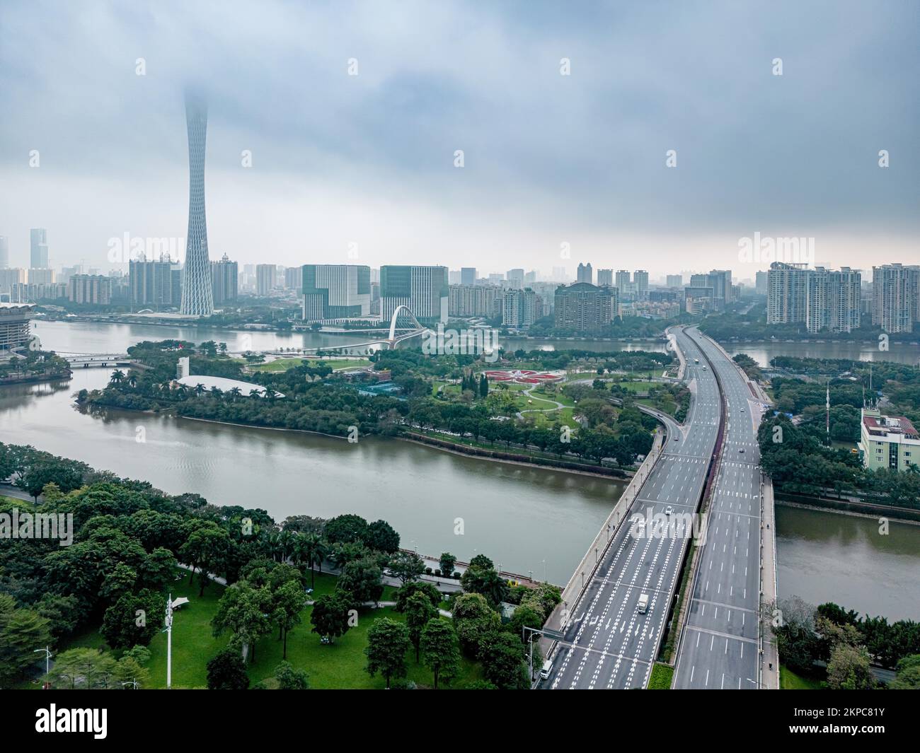 Aerial photo shows the little traffic flow on Guangzhou Bridge and ...