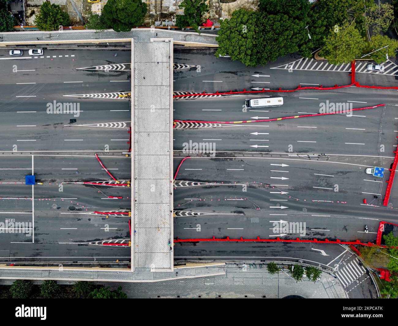 Aerial photo shows the little traffic flow on Guangzhou Bridge and ...