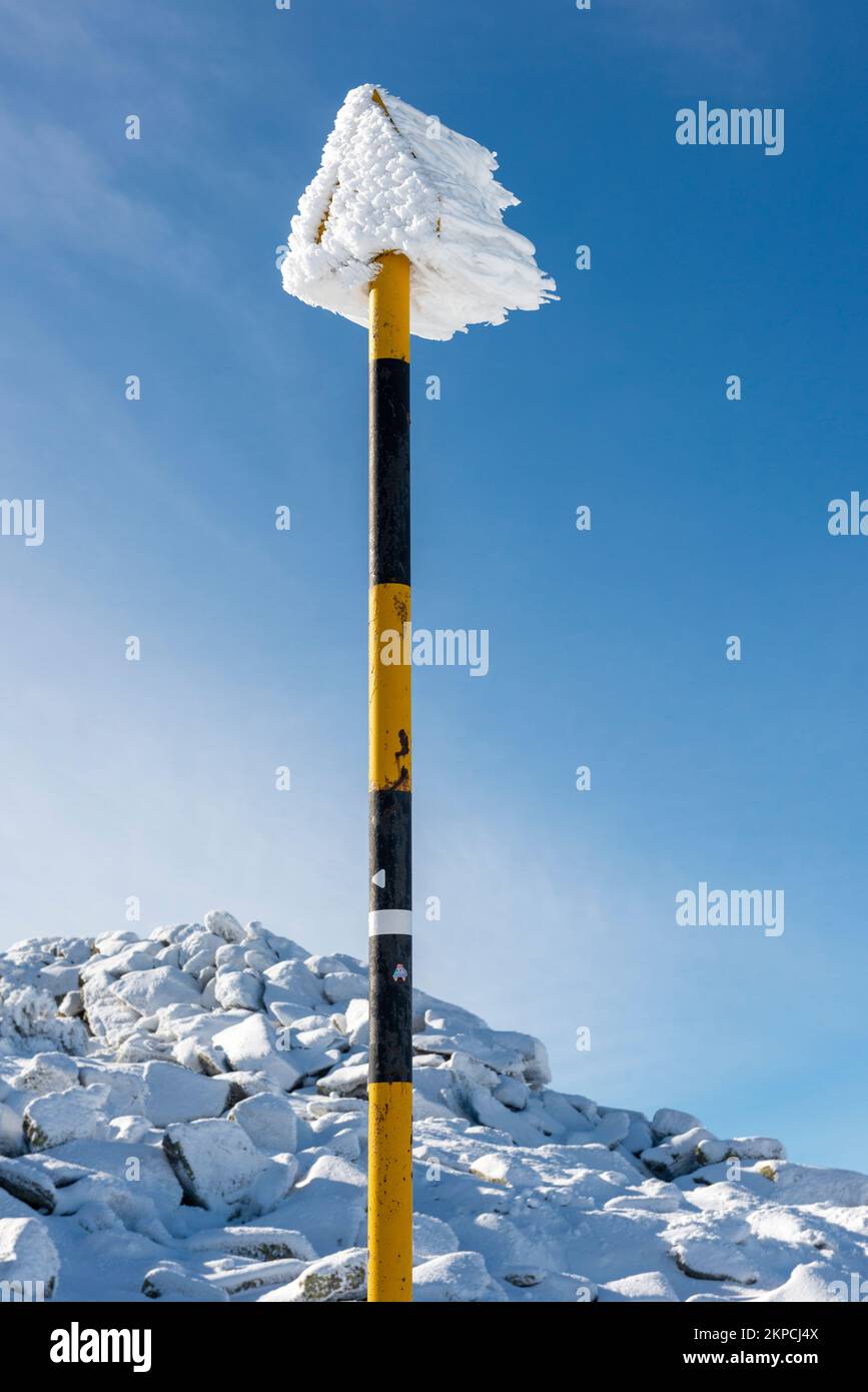 Snow level marker hi-res stock photography and images - Alamy