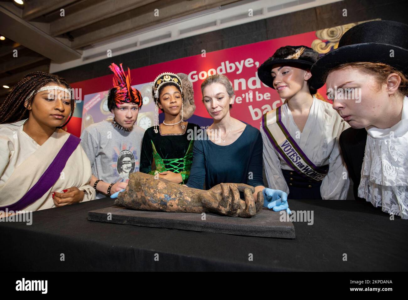 MUSEUM OF LONDON CLOSES WITH FREE WEEKEND FESTIVALS AND 24-HOUR OPENING ...