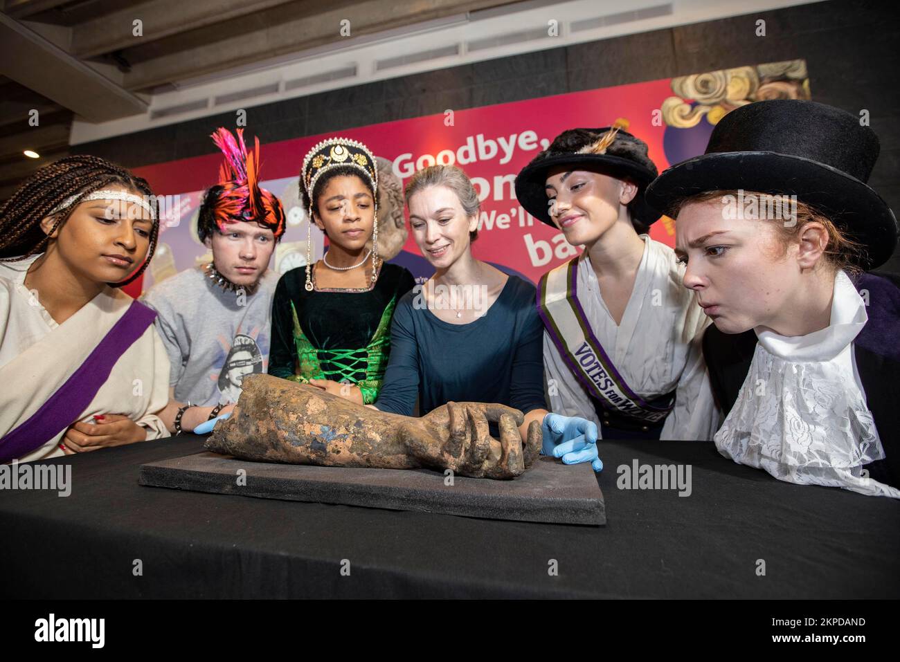 MUSEUM OF LONDON CLOSES WITH FREE WEEKEND FESTIVALS AND 24-HOUR OPENING ...