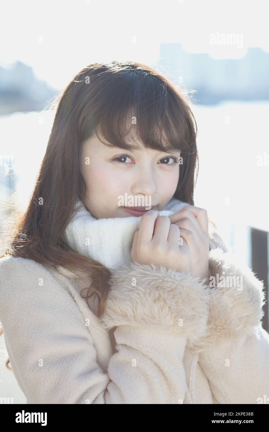 Woman walking winter tokyo japan hi-res stock photography and images ...