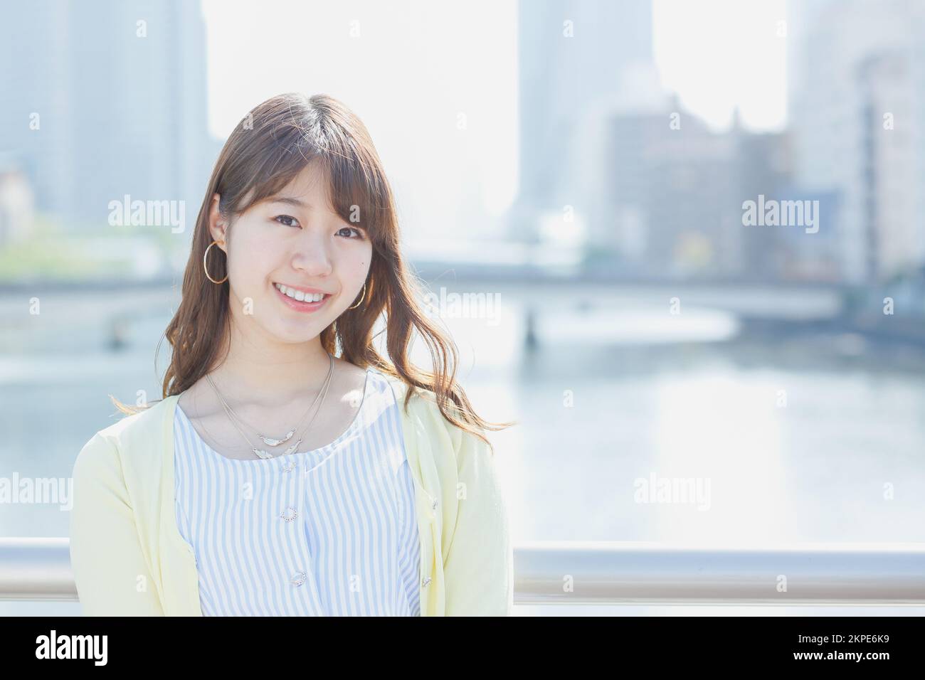 Japanese woman smiling Stock Photo - Alamy