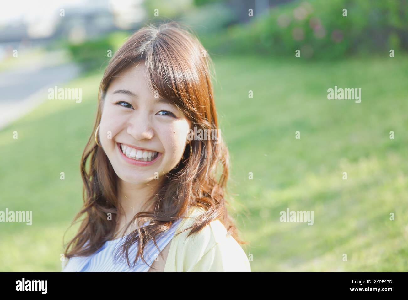 Japanese woman smiling Stock Photo - Alamy