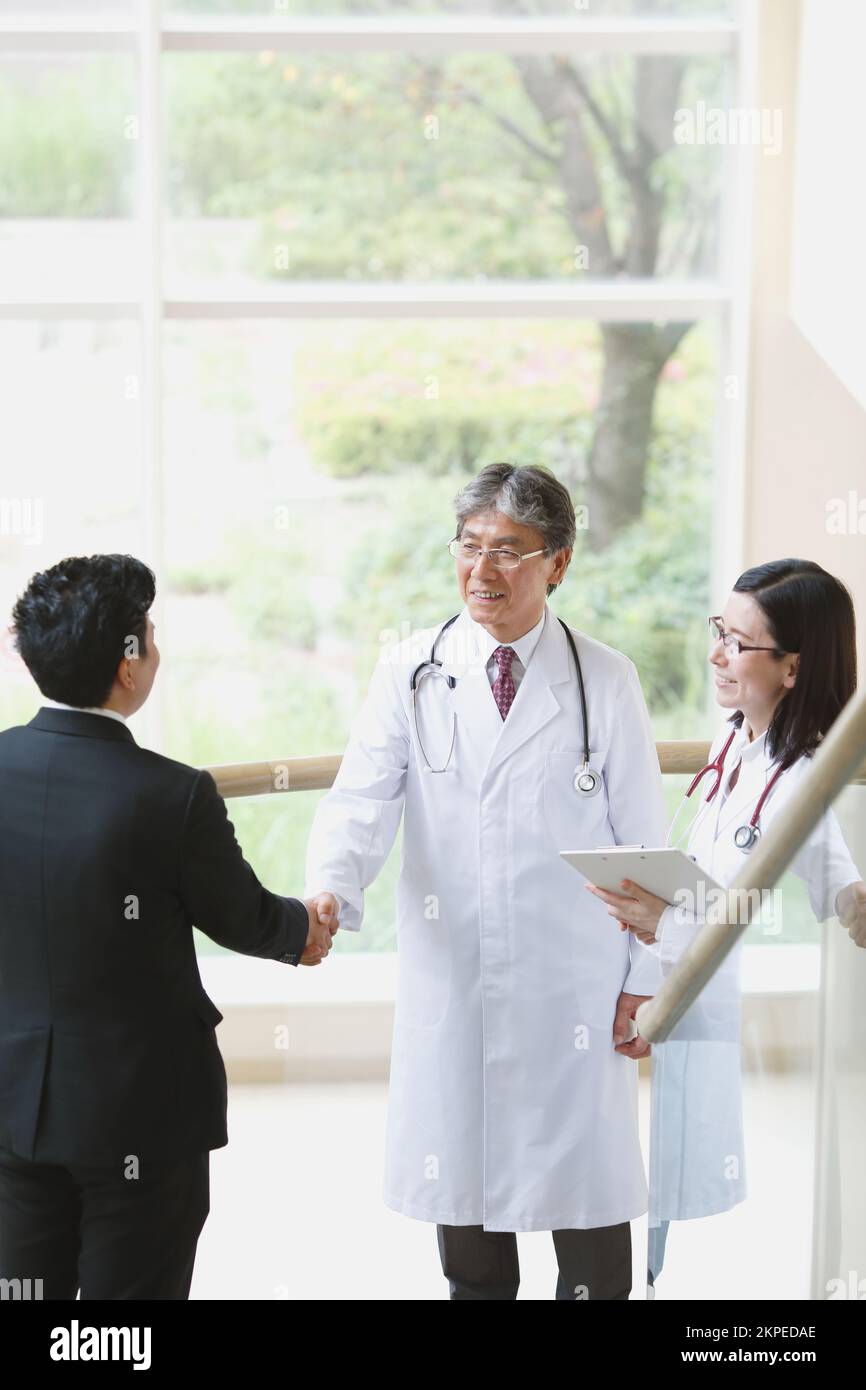 Doctor medical pharmaceutical salesman hi-res stock photography and ...