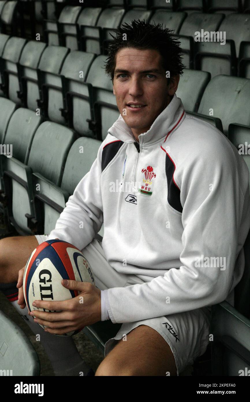 JAMES HOOK, RUGBY PLAYER, 2007: James Hook of Wales and Ospreys ...