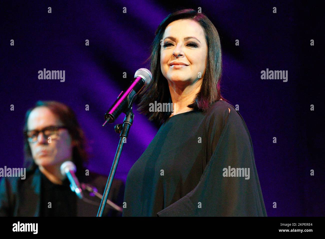 Olga Cerpa & Mestisay in concert during 'Las Noches del Monumental ...