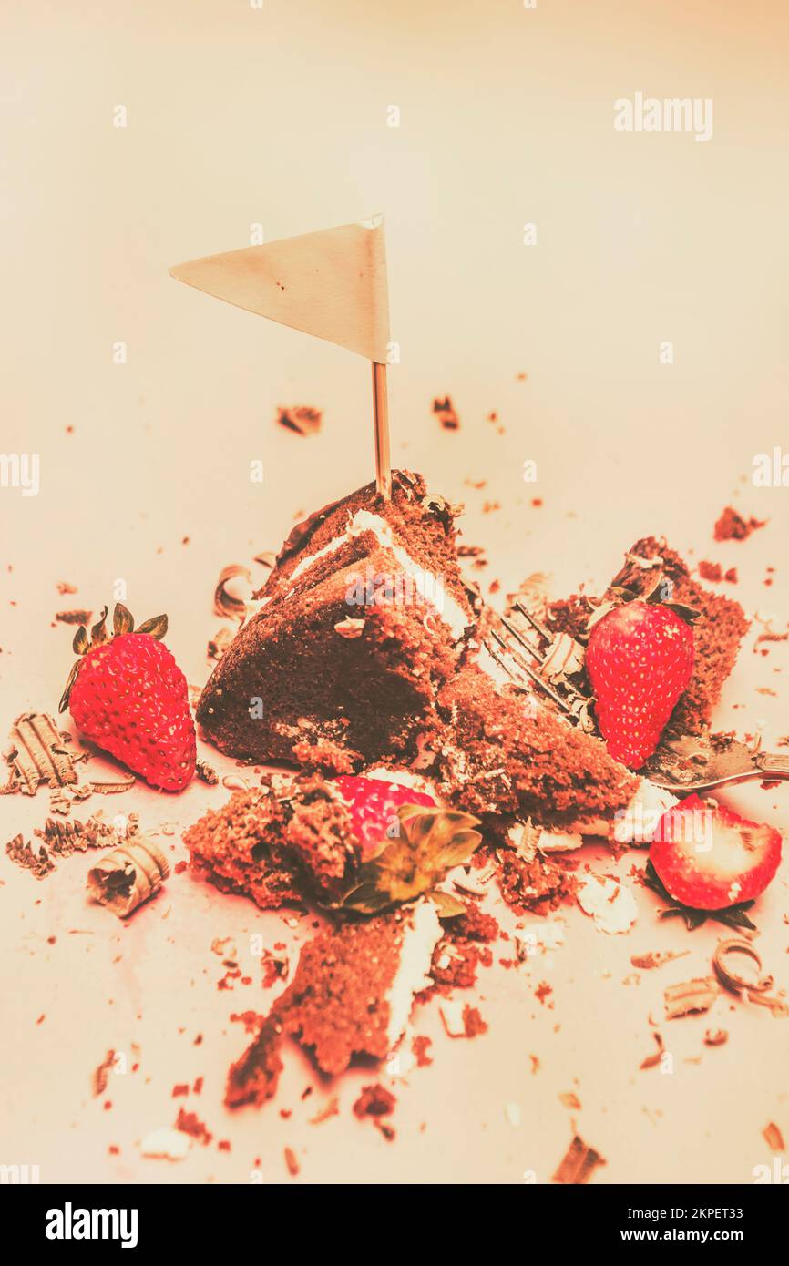 Destroyed cake hi-res stock photography and images - Alamy