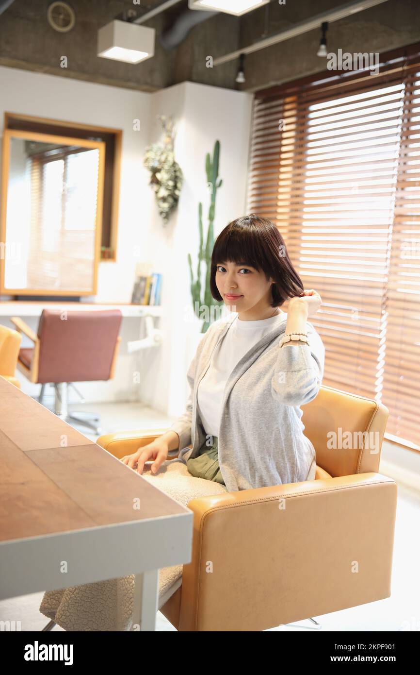 Tokyo beauty salon hi-res stock photography and images - Alamy