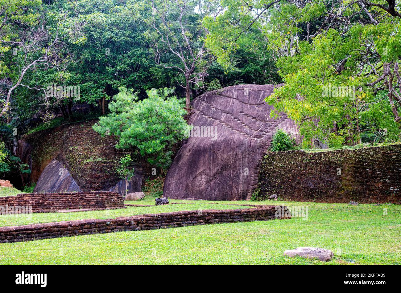Sigiriya rock hike hi-res stock photography and images - Alamy