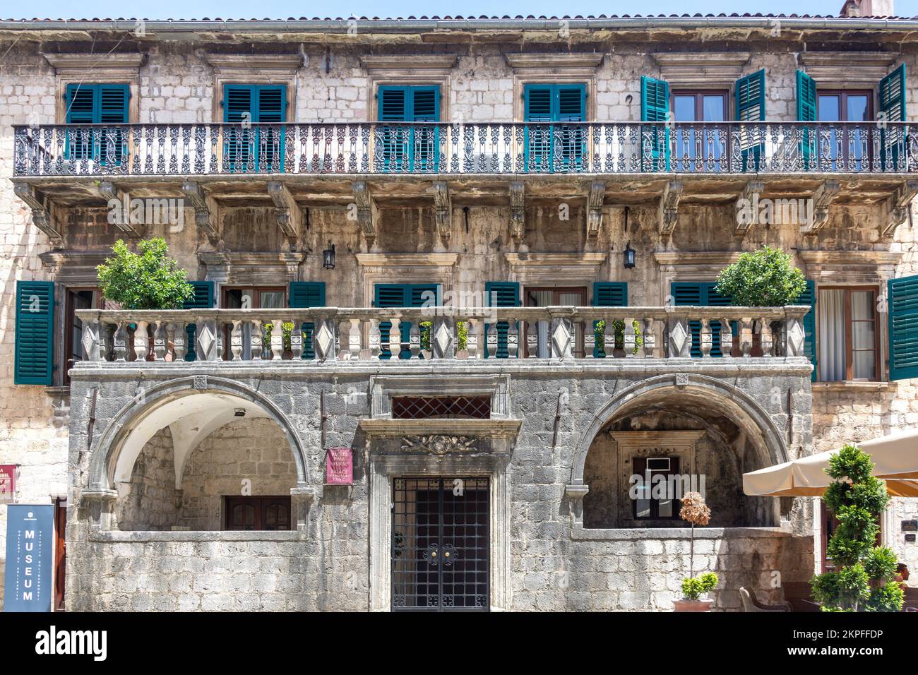 Plata pima palace museum facade exterior museums historic stari hi-res ...