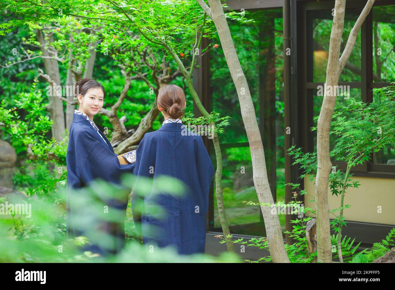 Japanese women in yukata Stock Photo - Alamy