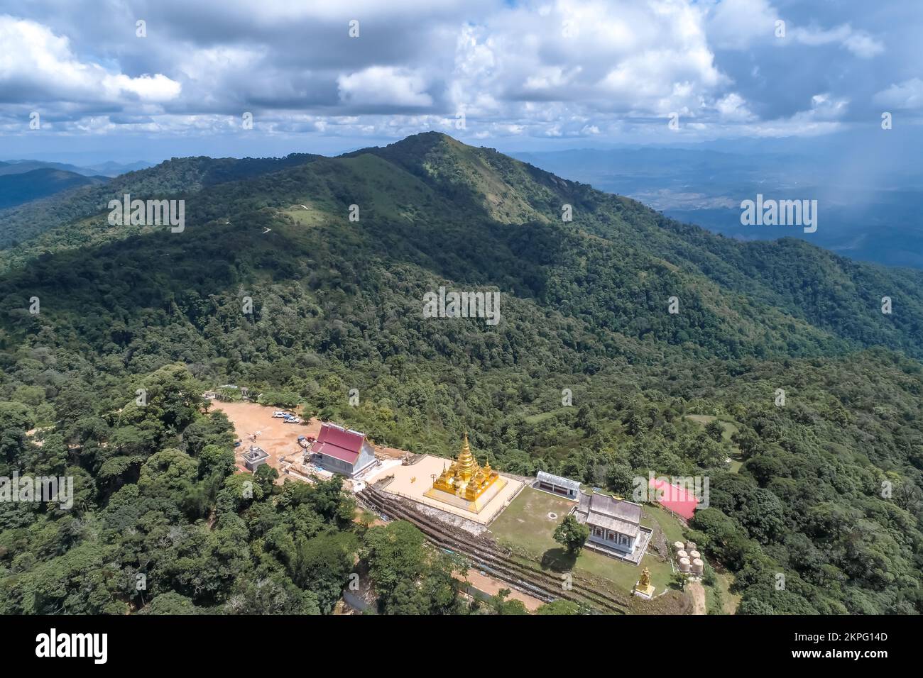 Landscape view of Wat Koh Pha Doh Koh Pha Doh temple with Maha Chedi ...