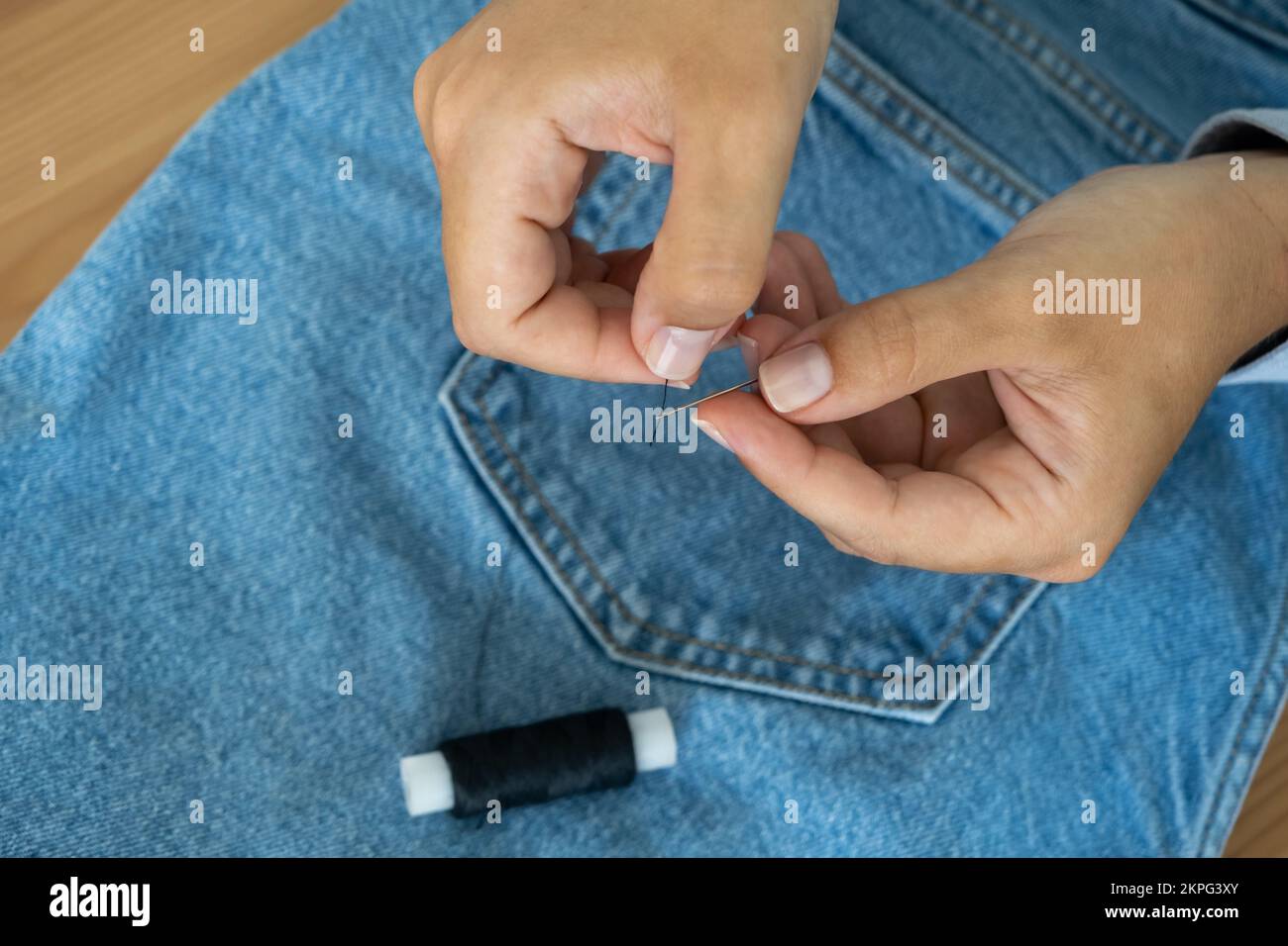 Hand threading tool hi-res stock photography and images - Alamy