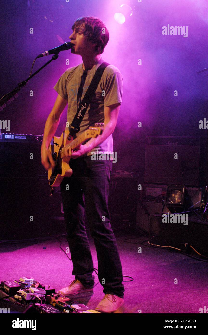 ATHLETE BAND, CONCERT, 2005: Joel Pott, singer and guitarist with ...