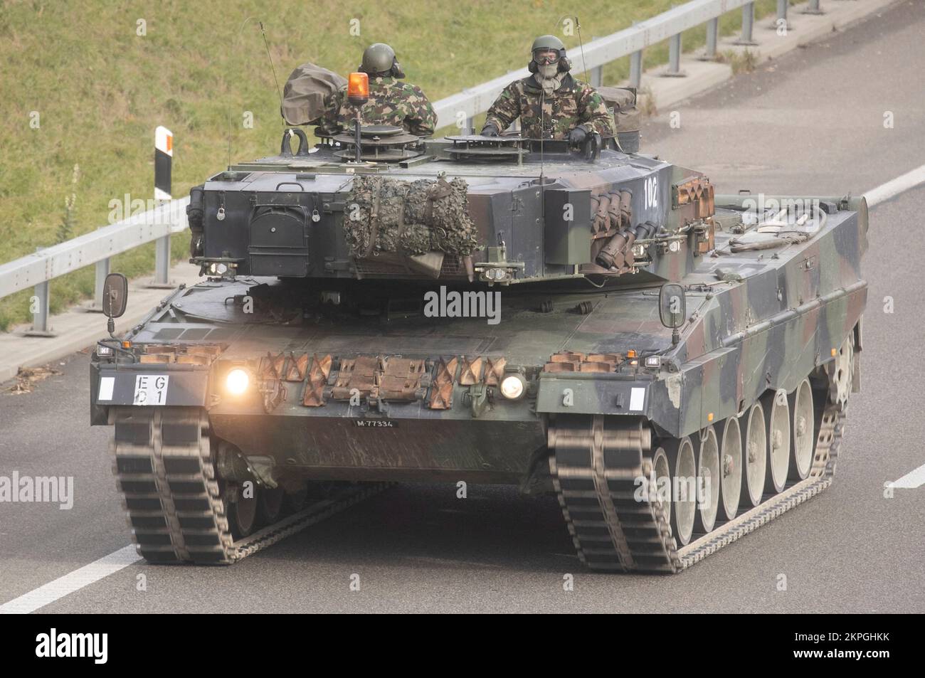Leopard 2 tank 2022 hi-res stock photography and images - Alamy