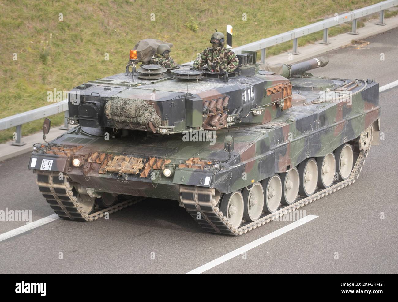 Leopard 2 tank 2022 hi-res stock photography and images - Alamy