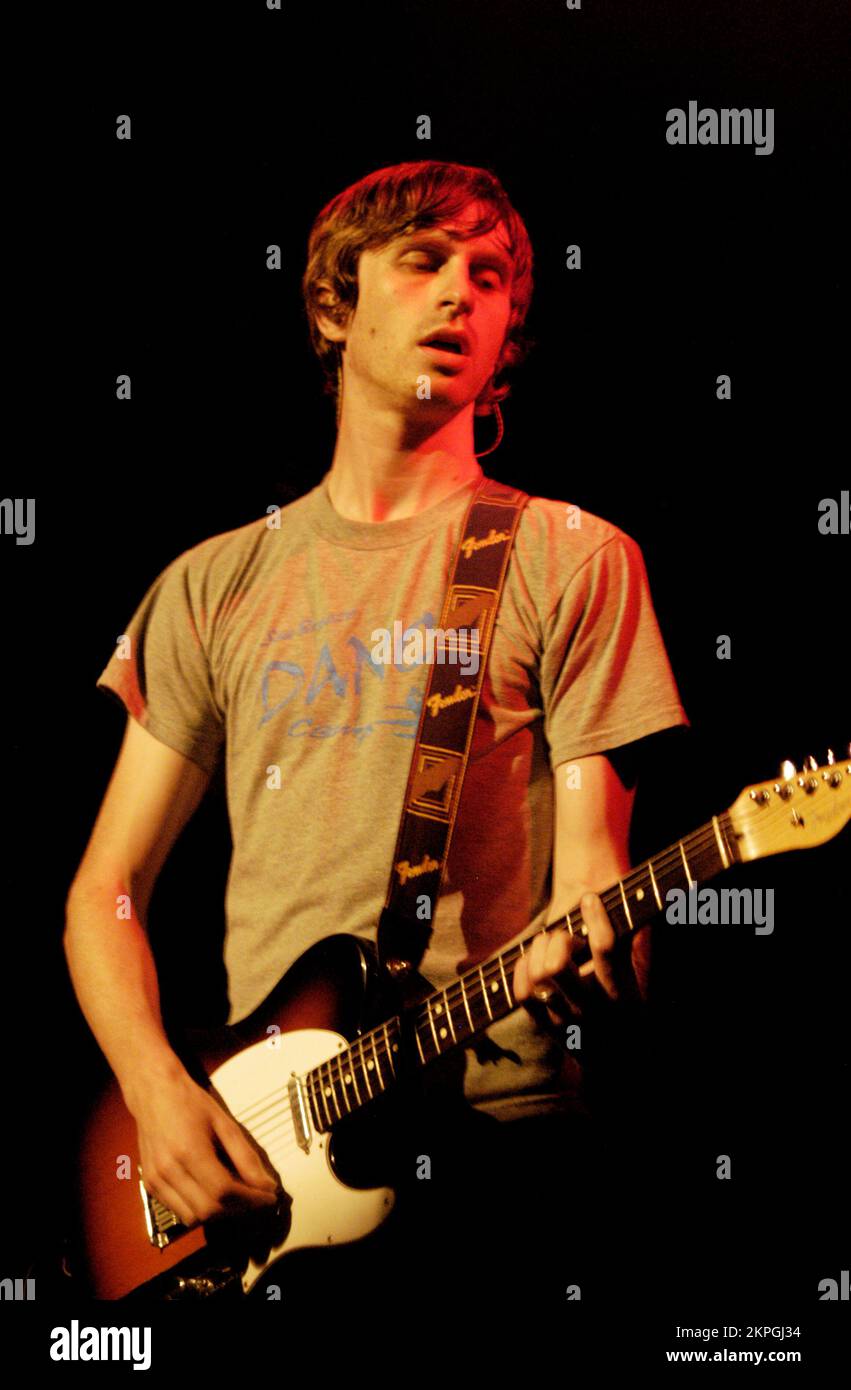 ATHLETE BAND, CONCERT, 2005: Joel Pott, singer and guitarist with ...