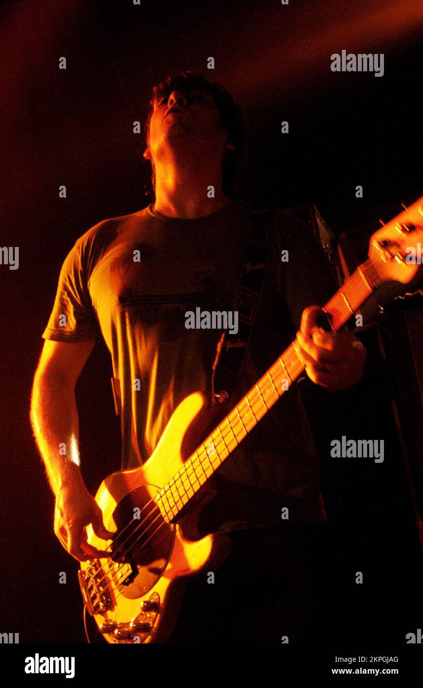 ATHLETE BAND, CONCERT, 2005: Carey Willets, bassist with ATHLETE ...