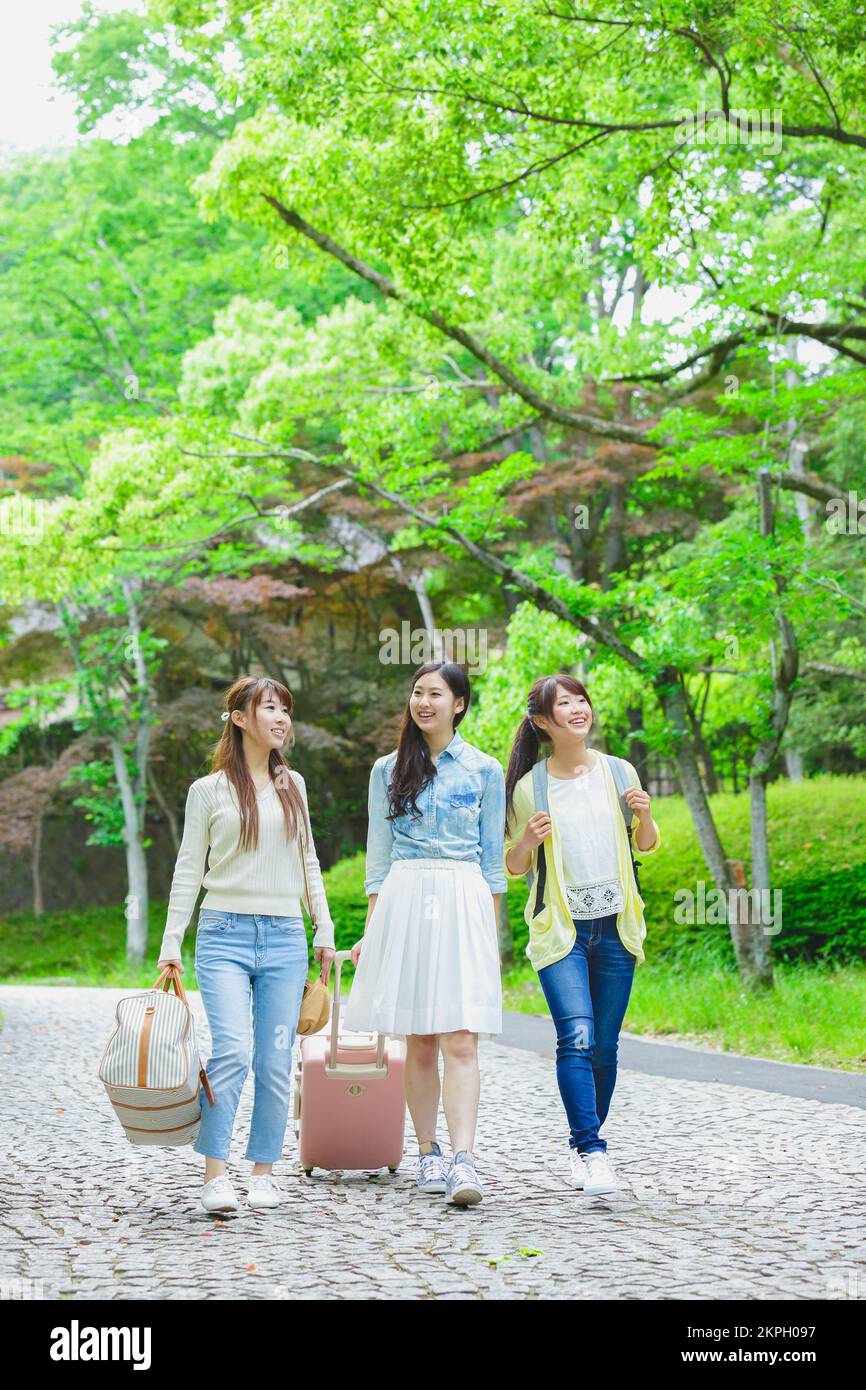Japanese women traveling Stock Photo - Alamy
