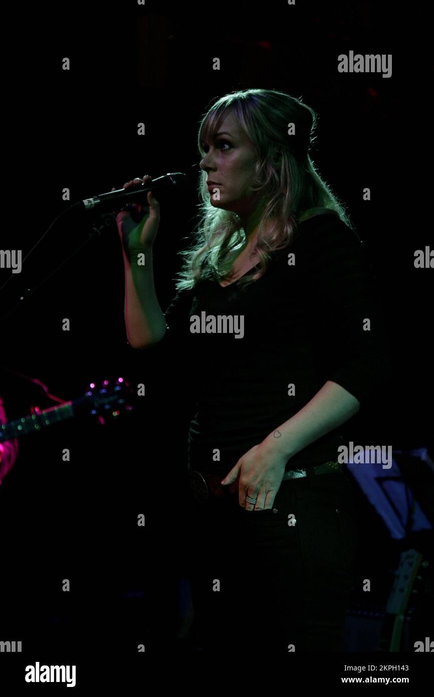ISOBEL CAMPBELL, CONCERT, 2007: Isobel Campbell (pictured) and Mark ...