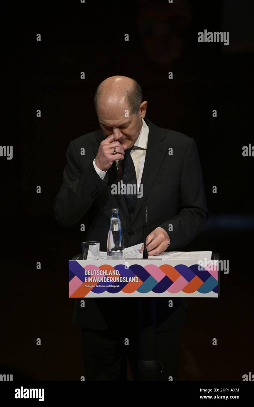 Berlin, Germany. 28th Nov, 2022. Chancellor Olaf Scholz (SPD) speaks to ...