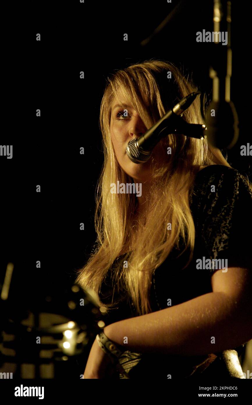 REBECCA LUCY TAYLOR, THE SLOW CLUB, 2007: A very early photo of singer ...