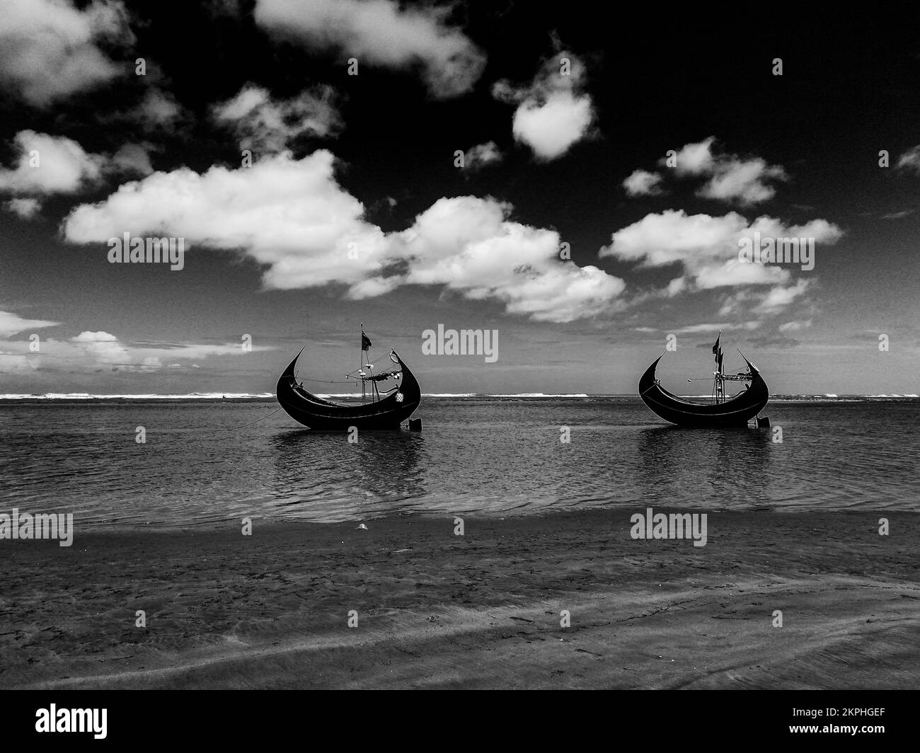 Moon boat working hi-res stock photography and images - Alamy
