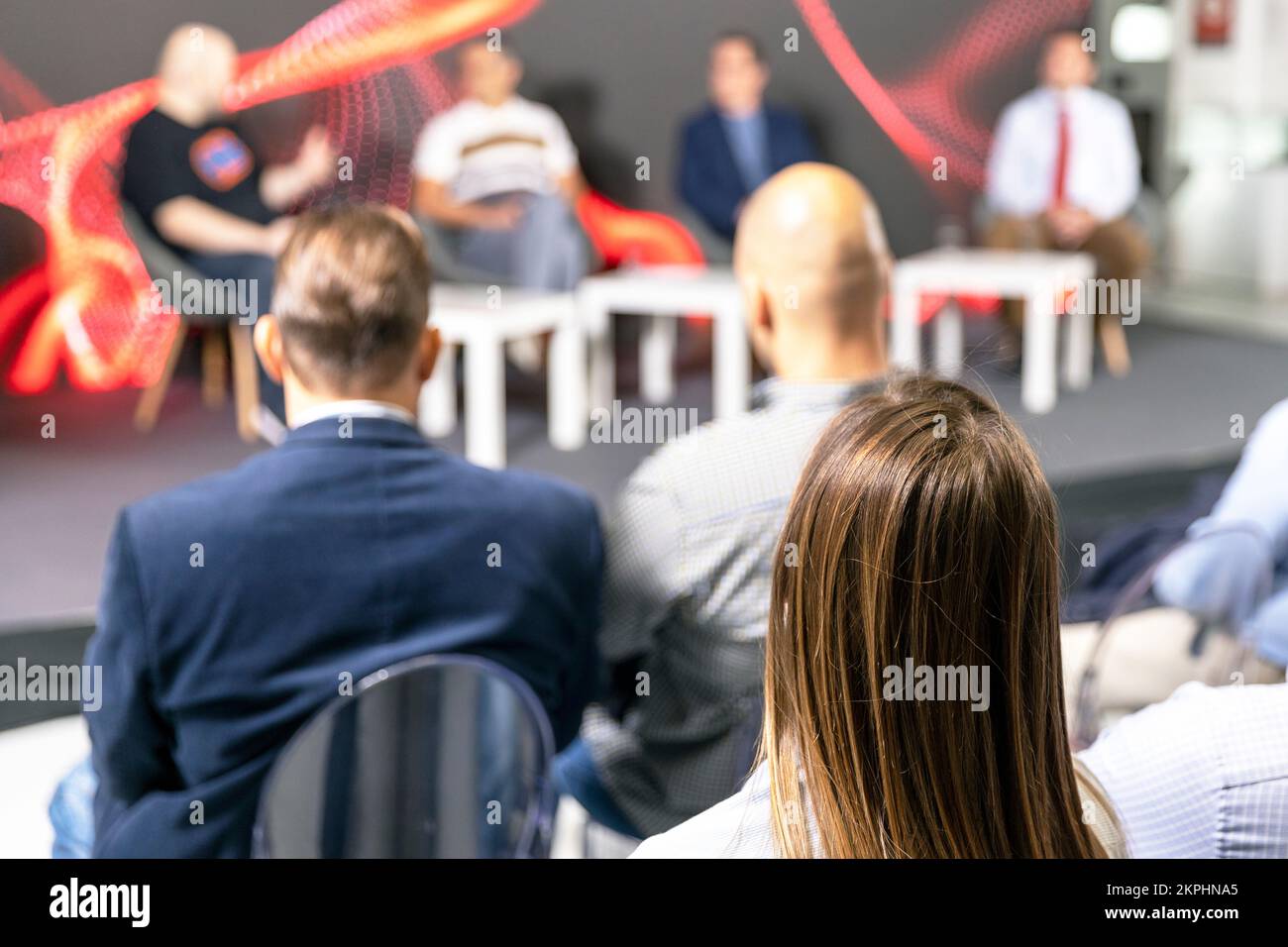 Meeting round table hi-res stock photography and images - Alamy
