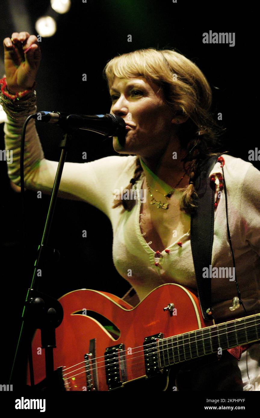 Ex indie guitar player hi-res stock photography and images - Alamy