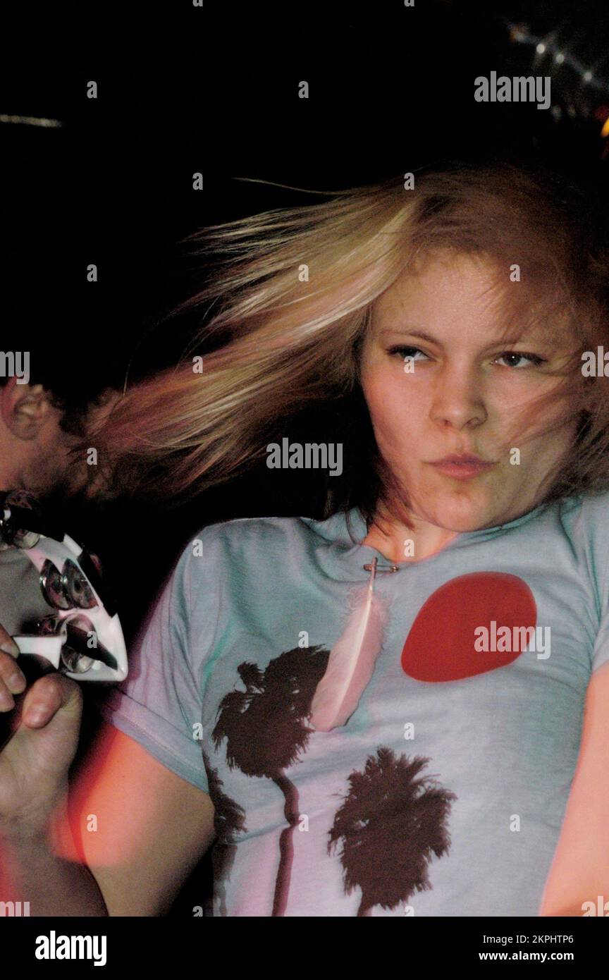 LEILA MOSS, DUKE SPIRIT, 2005: Leila Moss of Duke Spirit at the Barfly ...