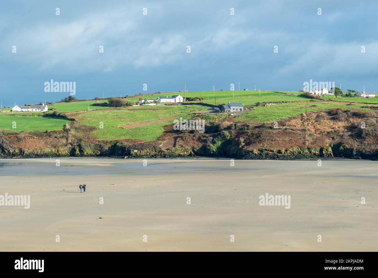 People enjoy sunny weather on beach hi-res stock photography and images ...