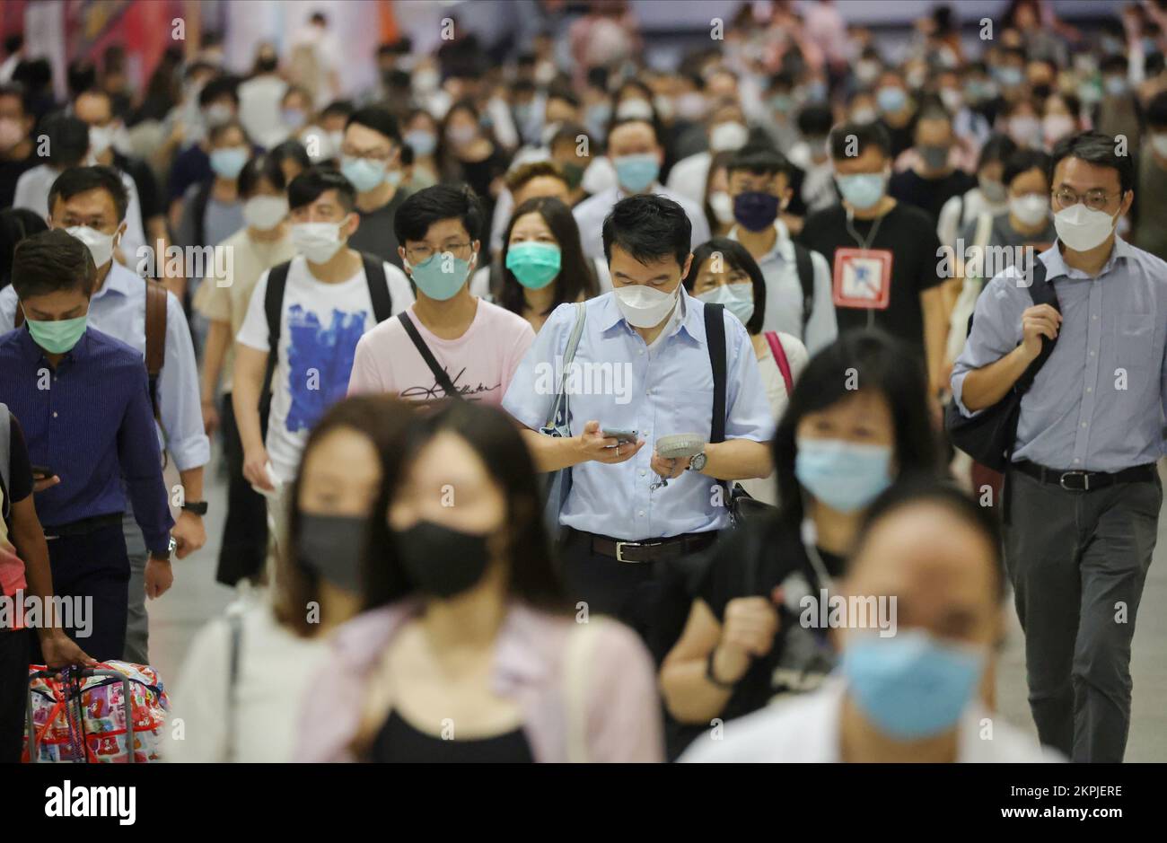 Passengers crowd are seen at MTR station in Central.05OCT22 SCMP ...