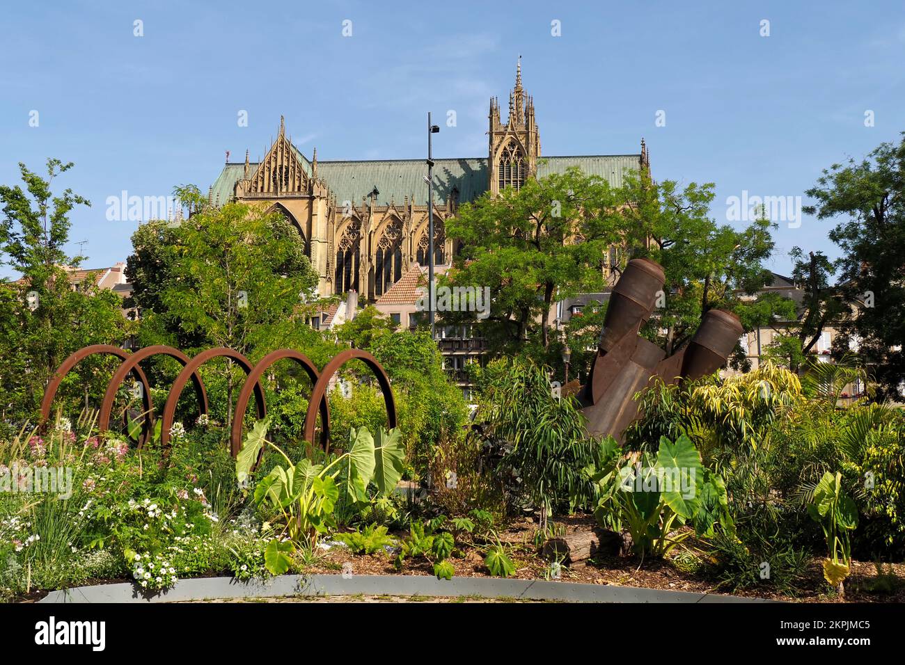 pop-up gardens outside the Opéra-Théâtre de Metz Metropole, Comedy ...