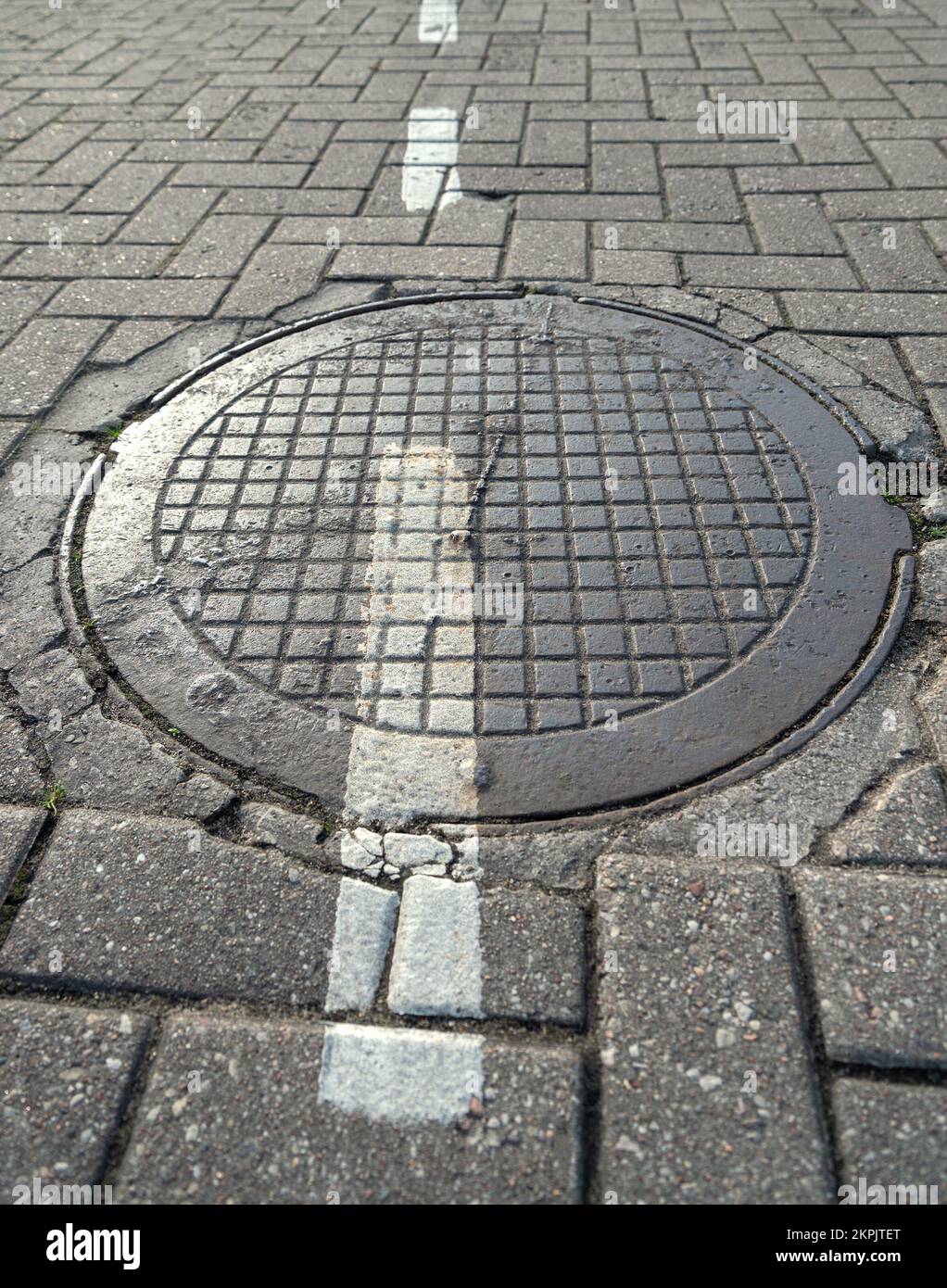 Cobblestone strip hi-res stock photography and images - Alamy