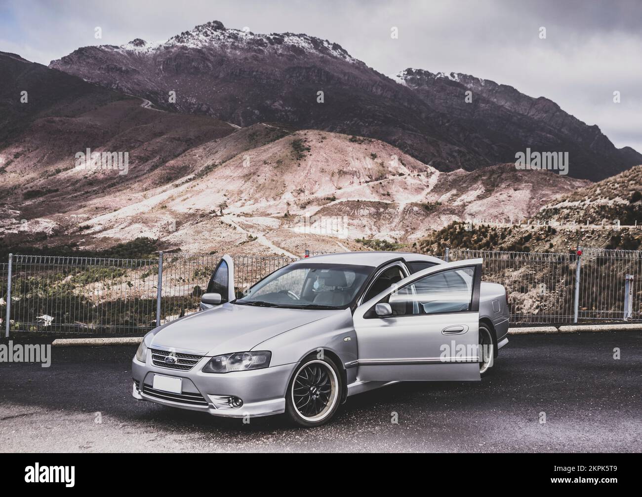 Ford road wide hi-res stock photography and images - Alamy