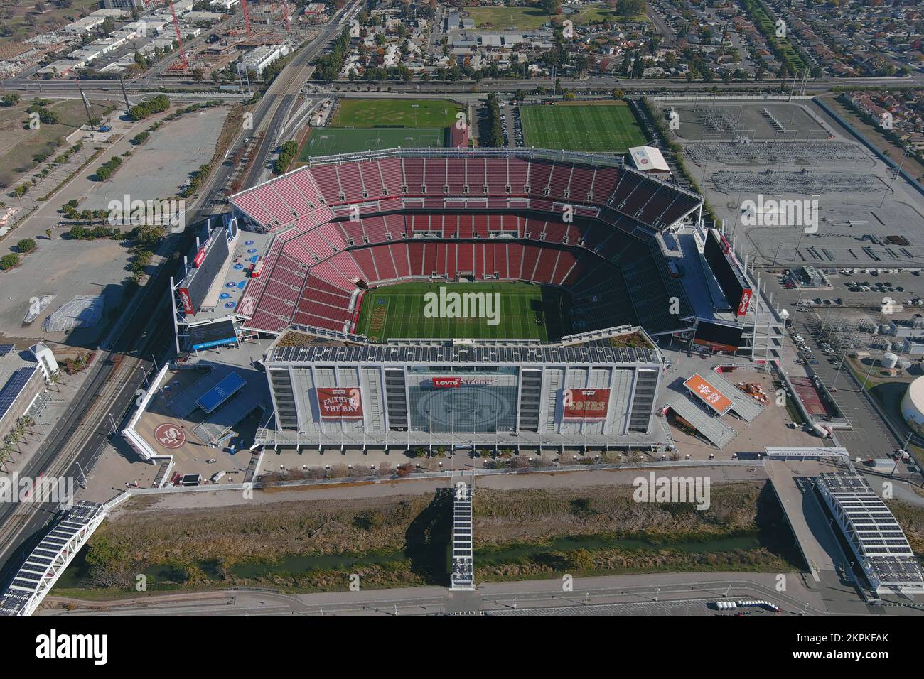 A general overall aerial view of Levi's Stadium (foreground) and the ...