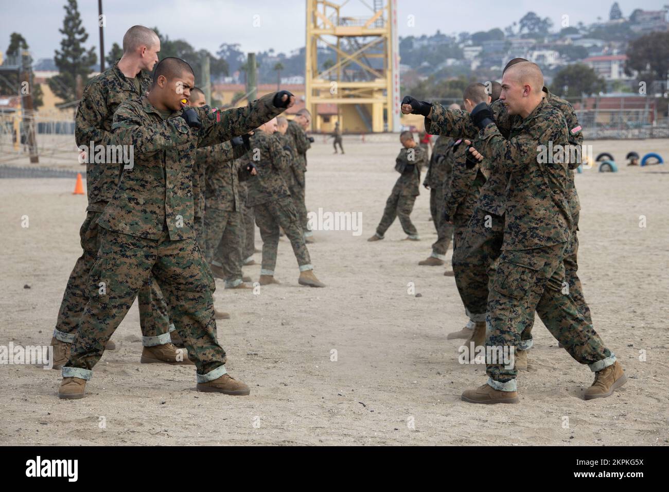 U.S. Marine Corps recruits with Charlie Company, 1st Recruit Training ...