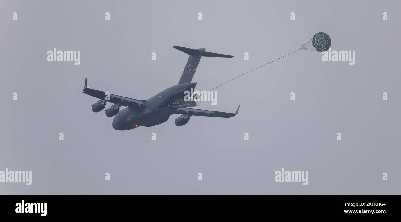 U.S. Army Paratroopers assigned to the 82nd Airborne Division partner ...