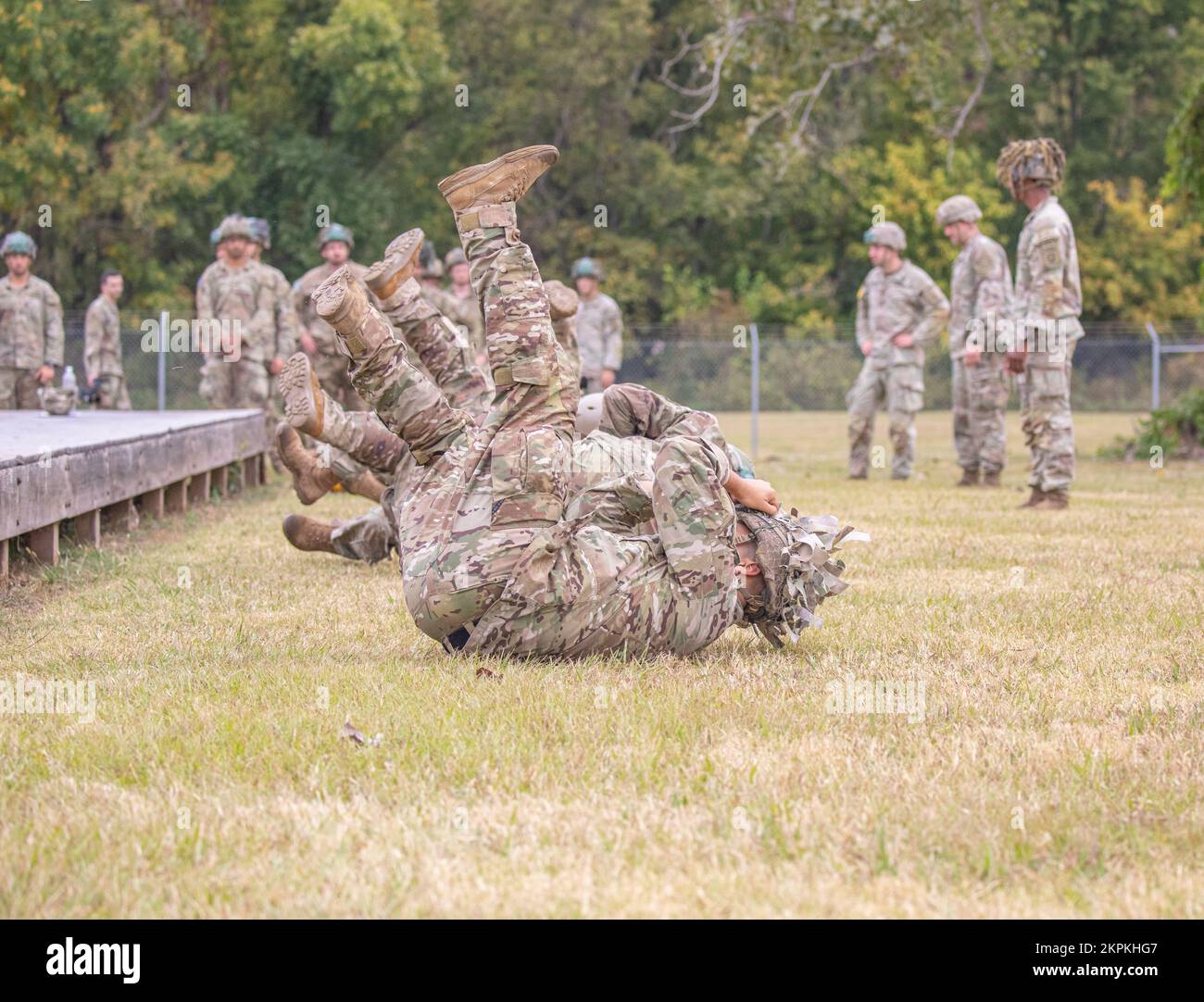 U.S. Army Paratroopers assigned to the 82nd Airborne Division conduct ...