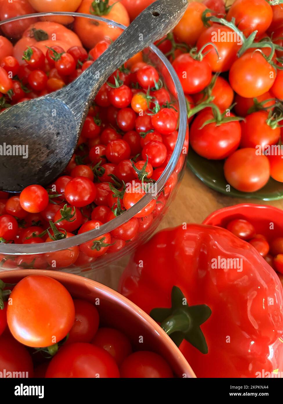Close-up of assorted red cherry and vine tomatoes Stock Photo - Alamy