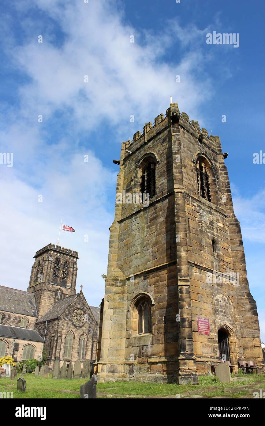 Medieval parish church uk hi-res stock photography and images - Alamy