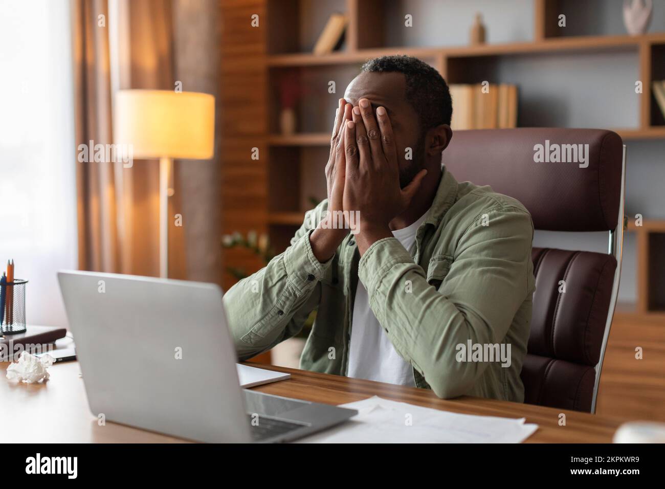 Sad face laptop hi-res stock photography and images - Alamy