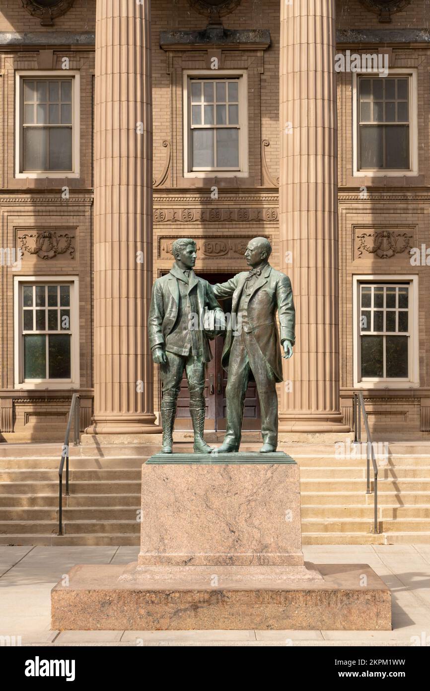 Jimmy green statue hi-res stock photography and images - Alamy