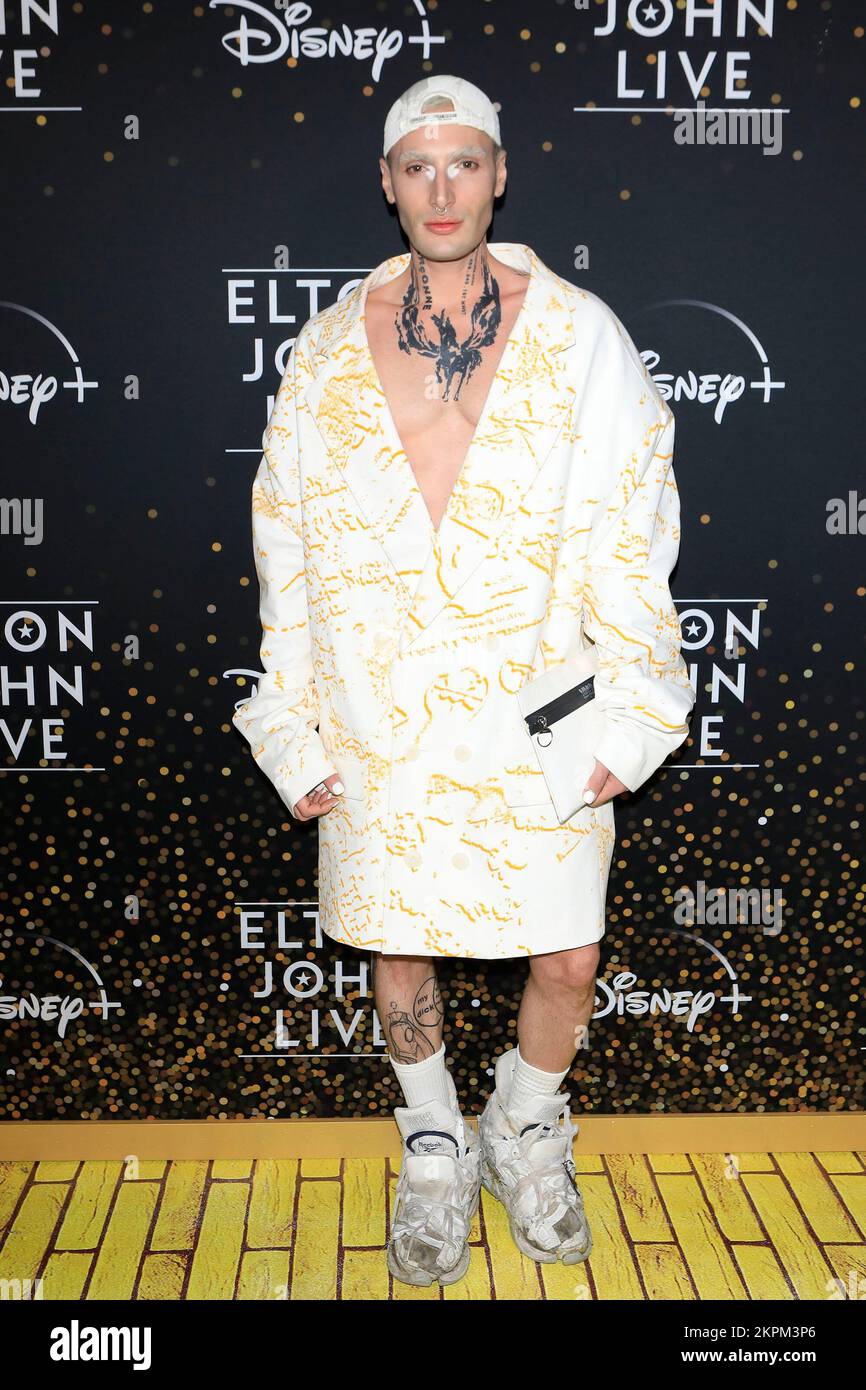 Los Angeles, CA. 20th Nov, 2022. Yannik Zamboni in attendance for Elton ...