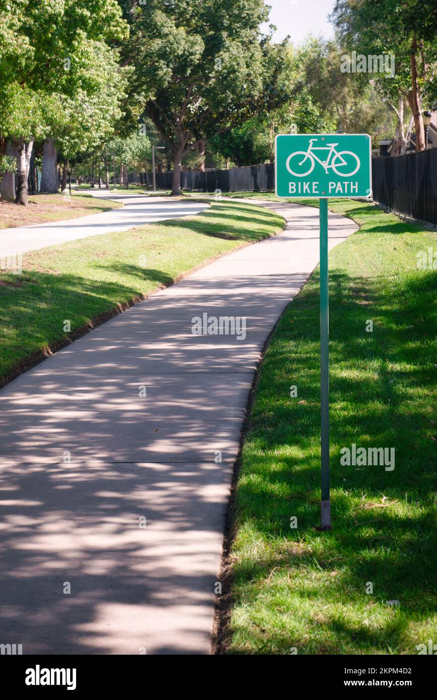 Cycling road sign hi-res stock photography and images - Alamy