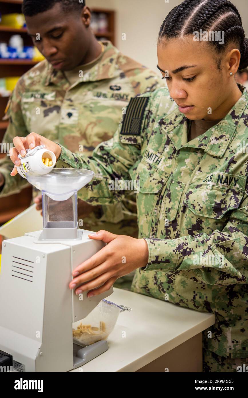 Pharmacists apprentice hi-res stock photography and images - Alamy