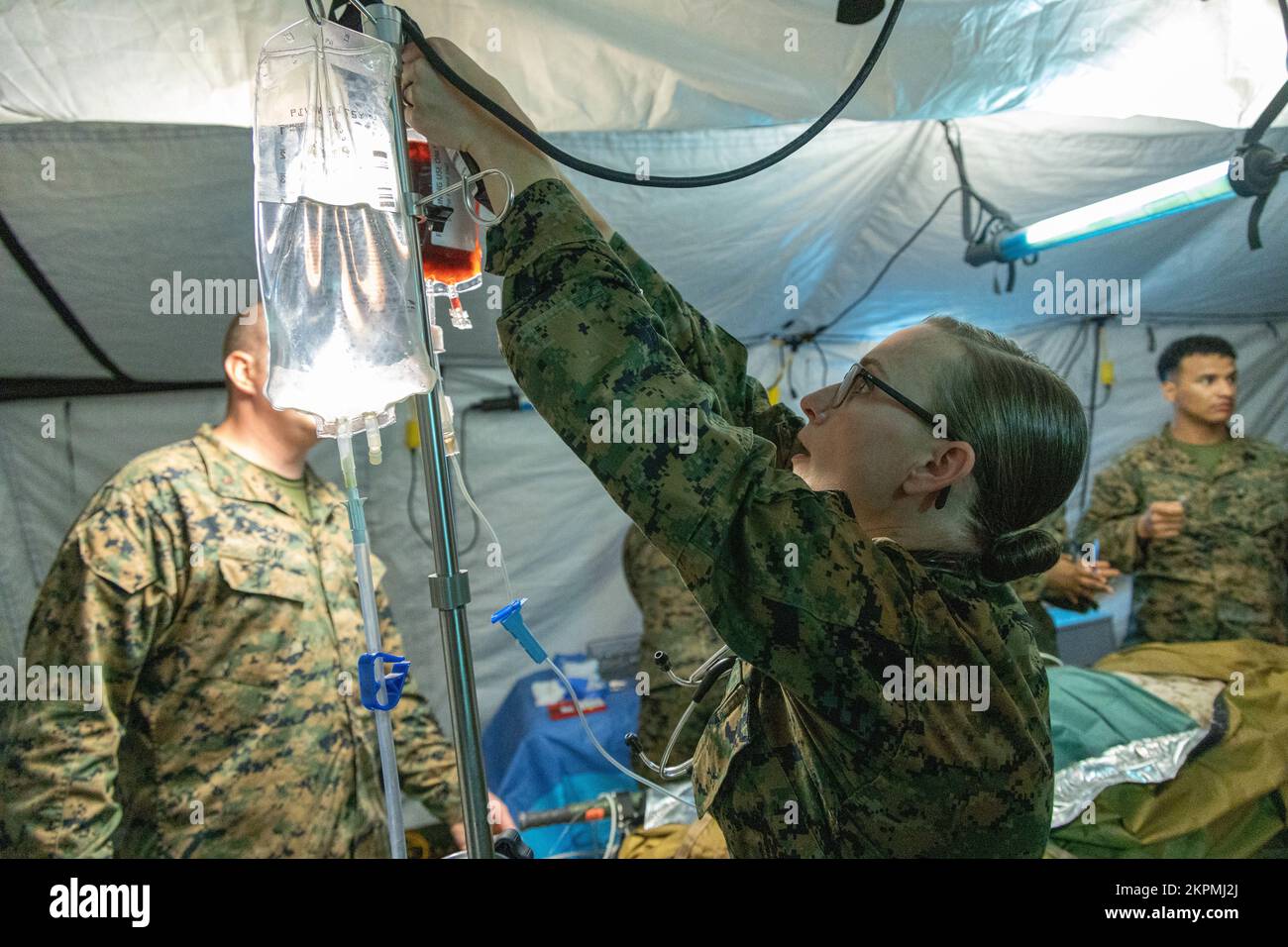U.S. Navy Lt. Stephanie Amick, physician assistant, Shock Trauma ...