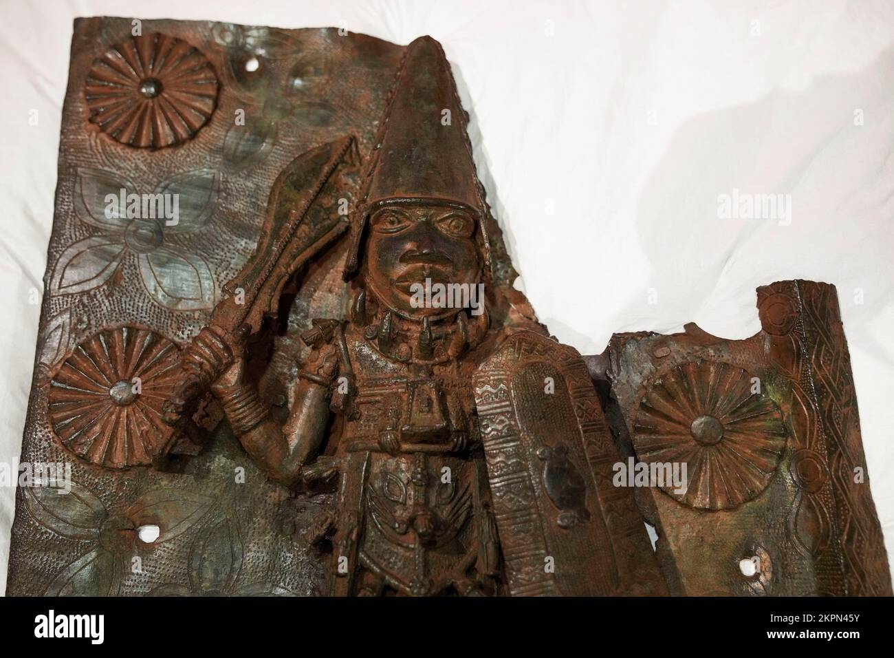 Benin bronzes return hi-res stock photography and images - Alamy